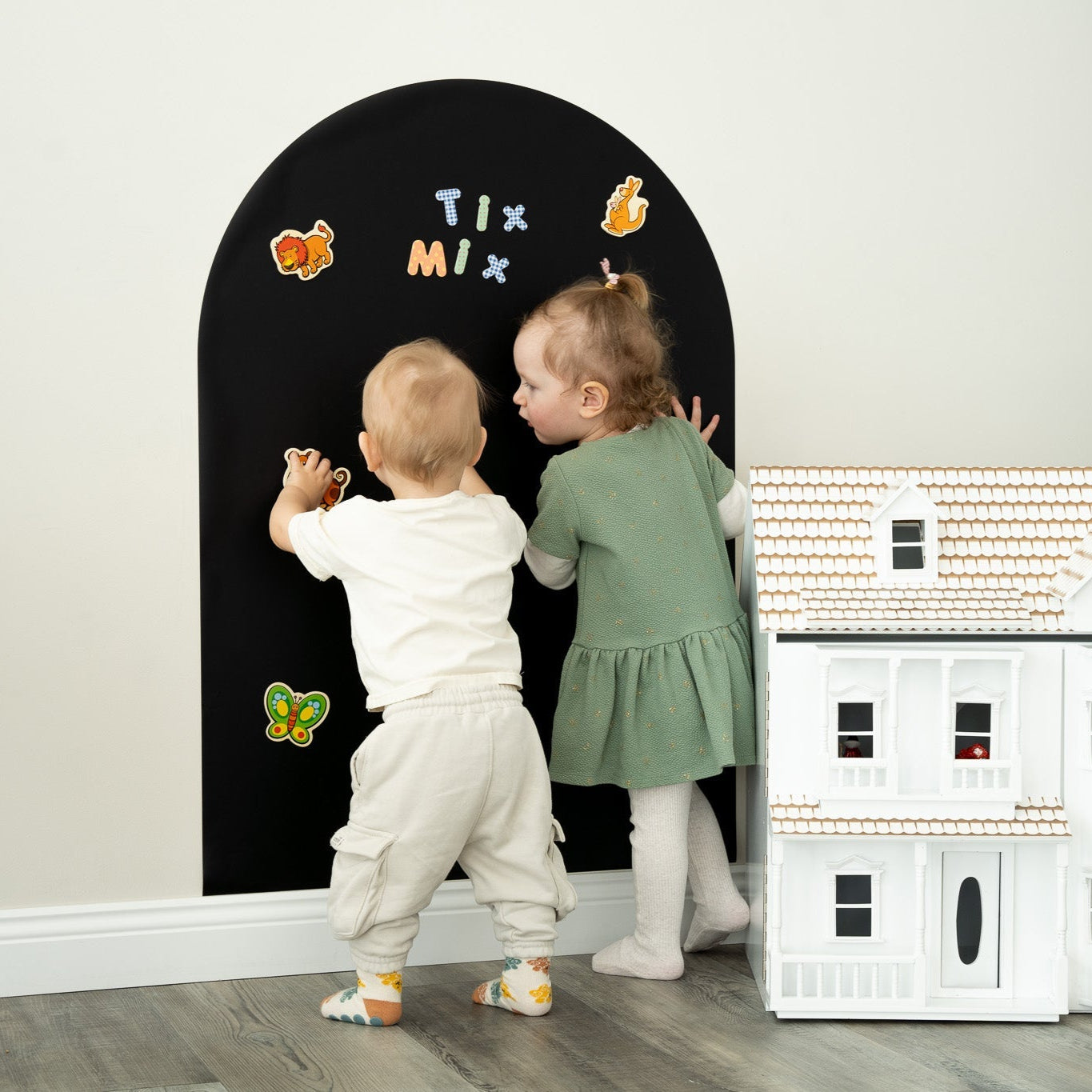 Tix & Mix - Magnetic Wall Decal - Black Mystery | Mabel & Fox